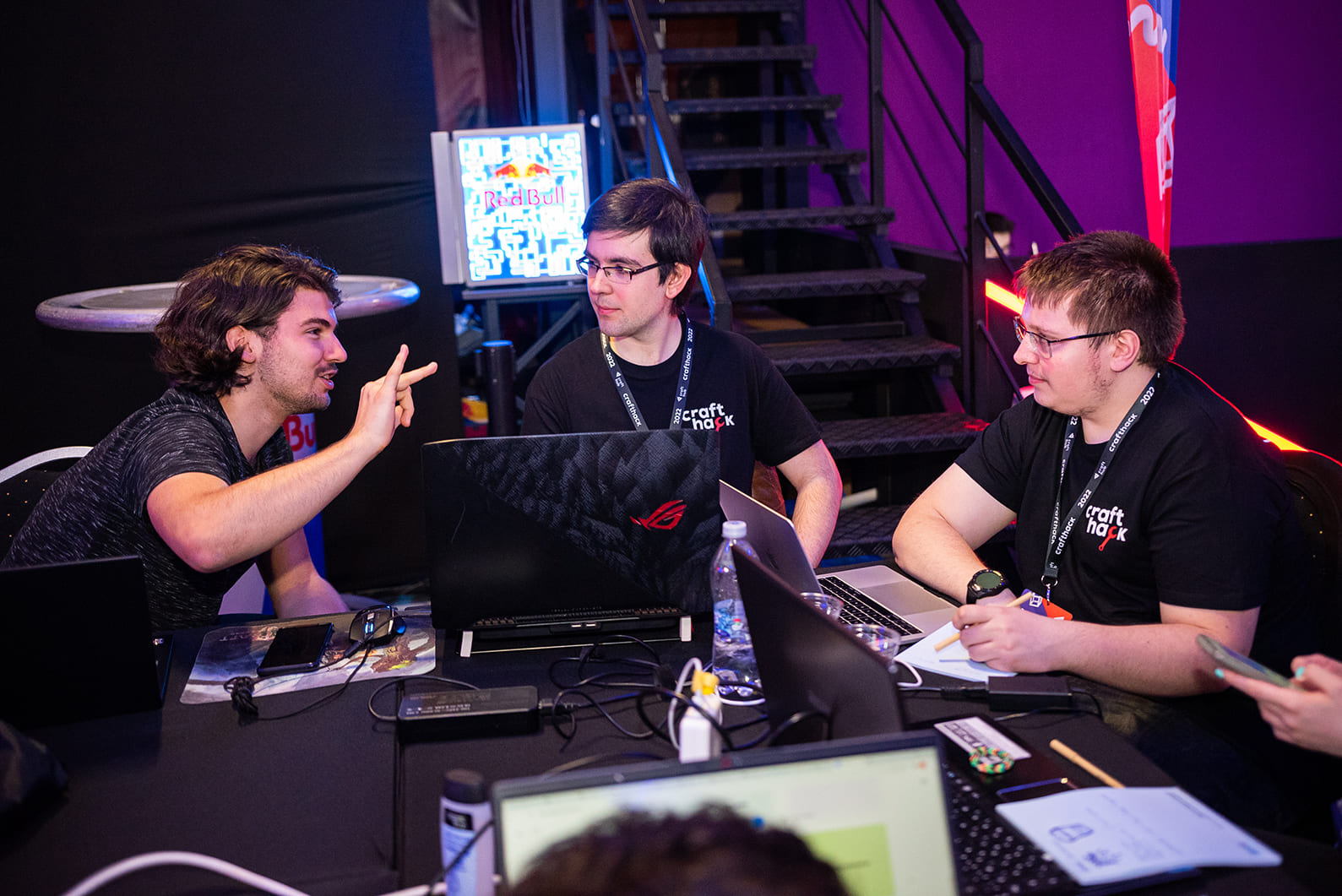 The rise of hybrid hackathons in 2022 - CraftHub